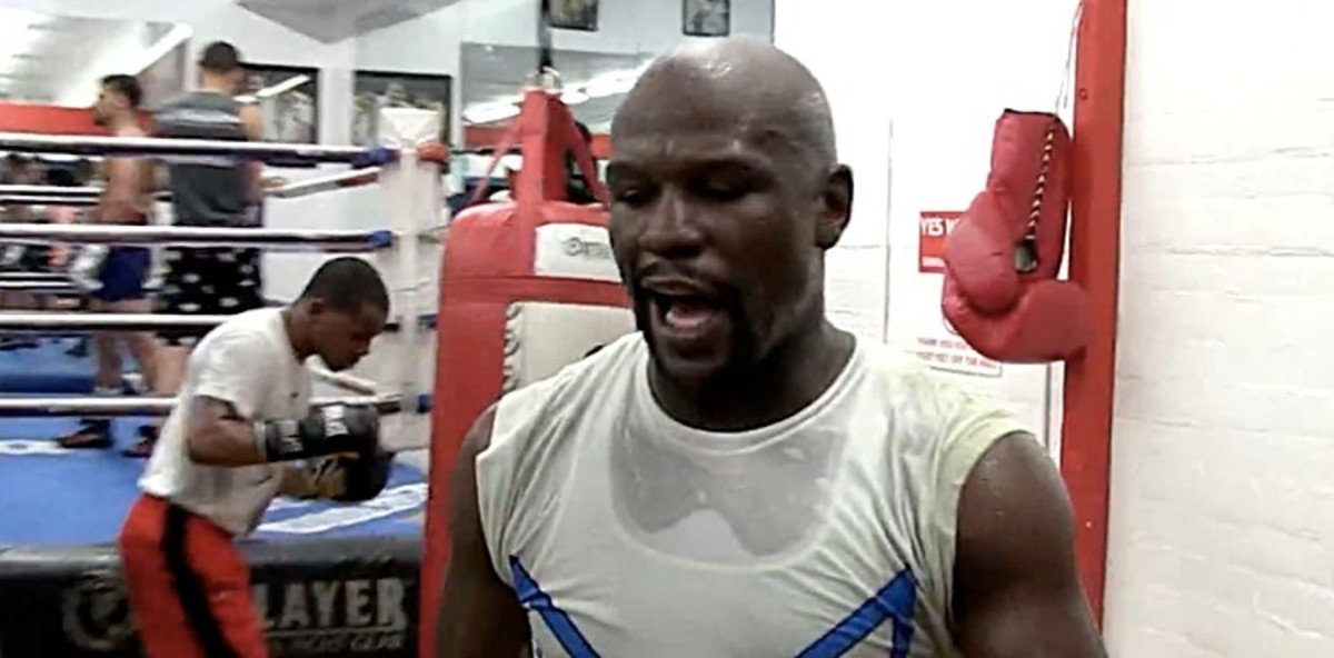Floyd Mayweather Lights Up Sparring Partner in Anticipation of Conor ...