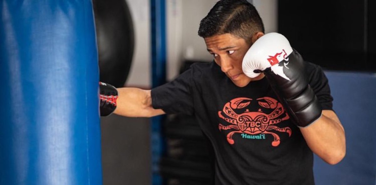 Vince Cachero ready to stand and bang with Casey Kenney in LFA 62 title ...