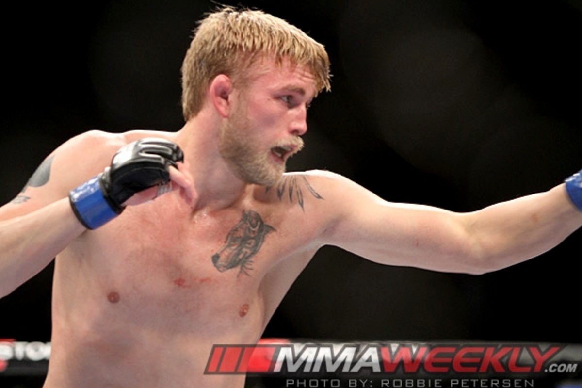 Alexander Gustafsson Receives Multiple Staples to His Head, but No ...
