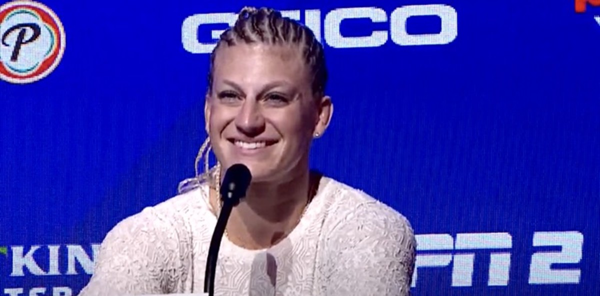 Kayla Harrison shuts down 'disrespectful' reporter | Video - MMAWeekly ...