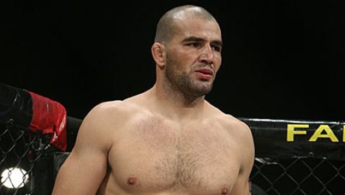 Glover Teixeira Faces Phil Davis in UFC 179 Co-Main Event - MMAWeekly ...