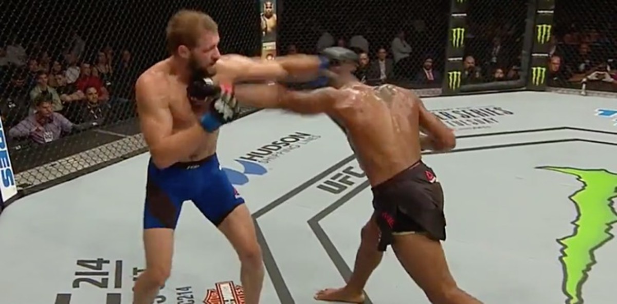 Danny Roberts Drops a Bomb on Bobby Nash (UFC Glasgow Fight Highlights ...