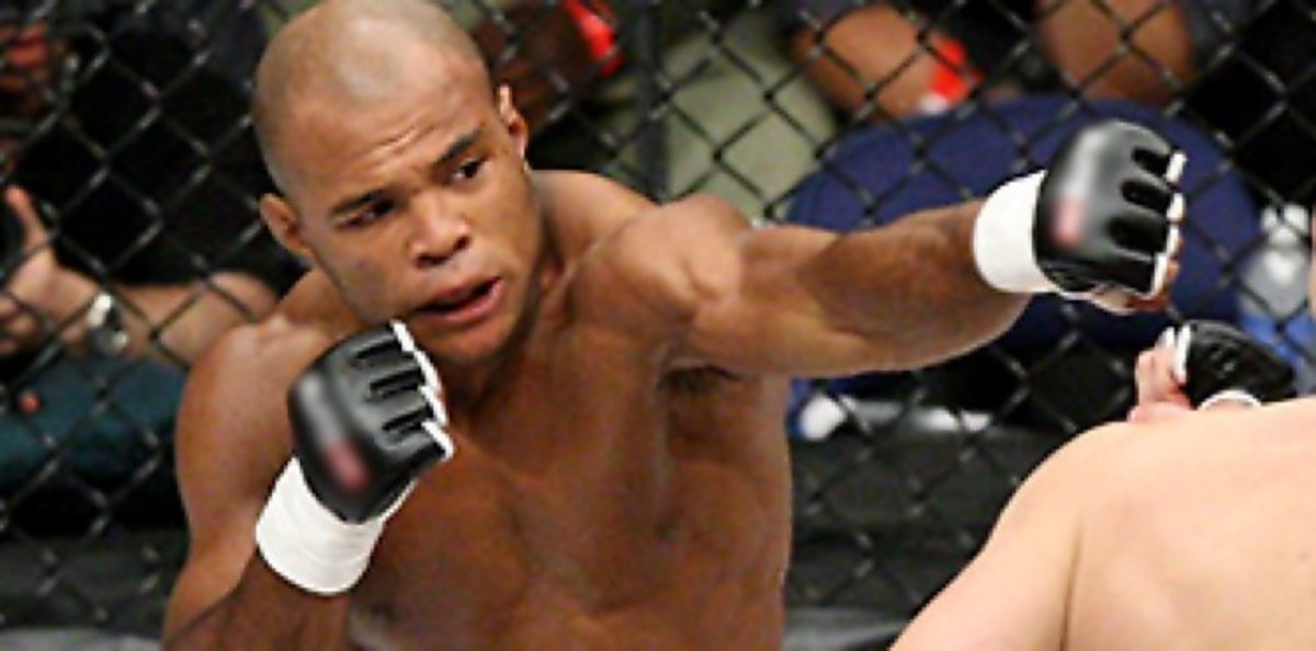 Wilson Reis Sinks Choke Against Hector Sandoval (UFC on FOX 24 Free ...