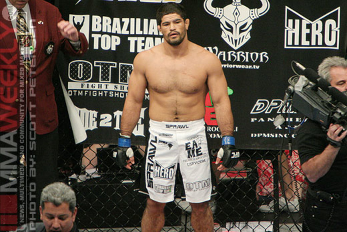 Rousimar Palhares vs. Alexandre 'Cacareco' Ferreira Confirmed for UFC ...