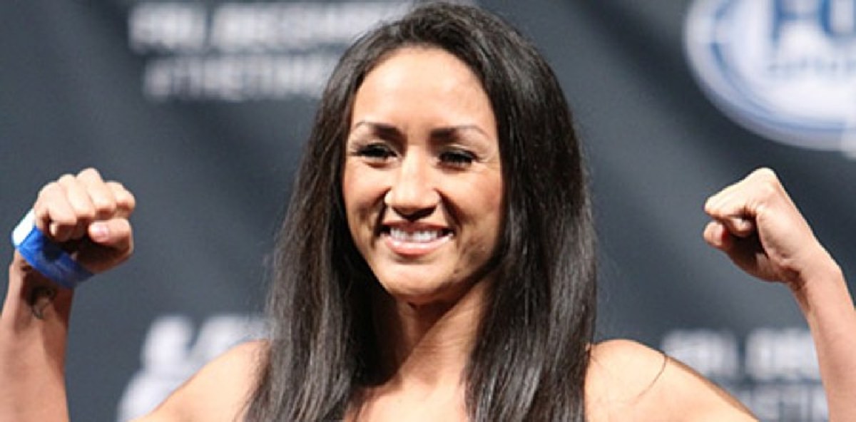 Carla Esparza Hands Cynthia Calvillo First Professional Loss at UFC 219 ...