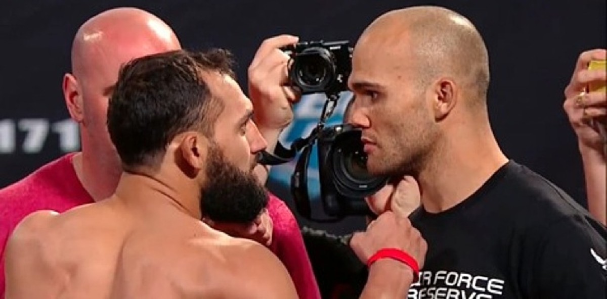 Watch the UFC 181: Hendricks vs. Lawler II Official Weigh-In Streaming ...