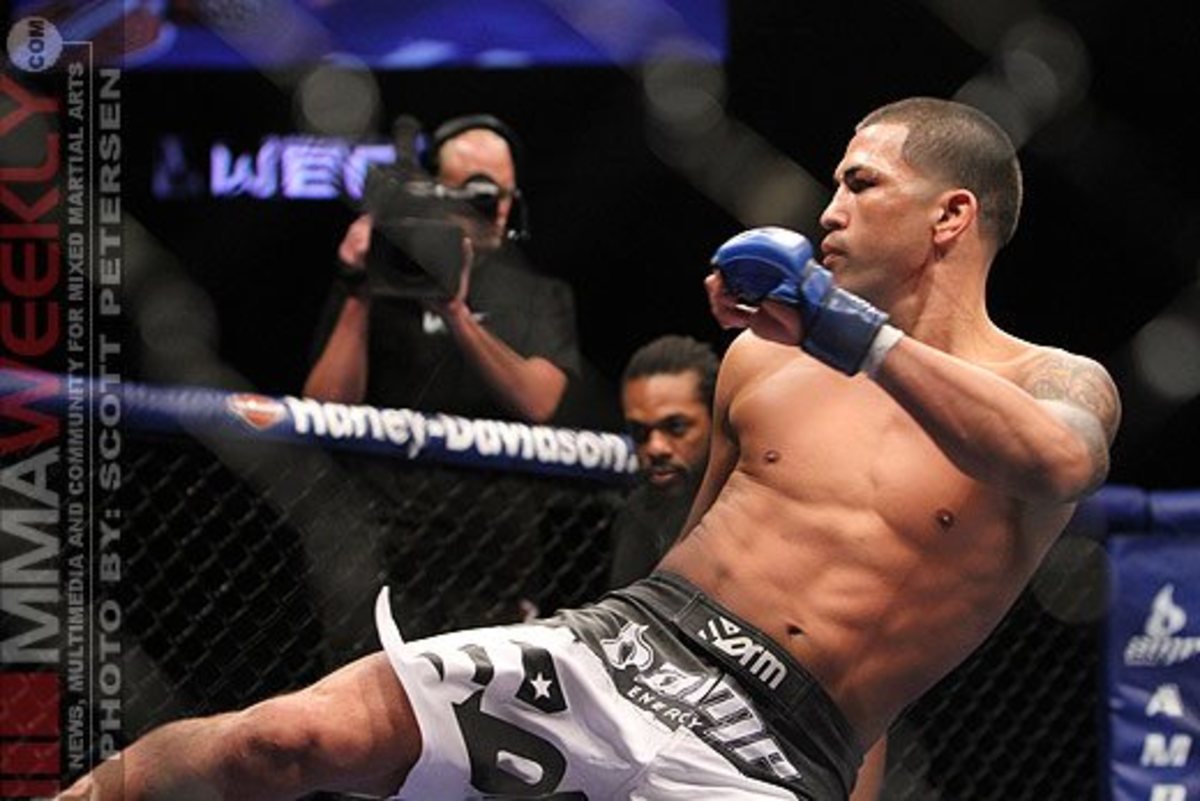 UFC Report: Lightweight Champion Anthony Pettis Injured, but Still ...