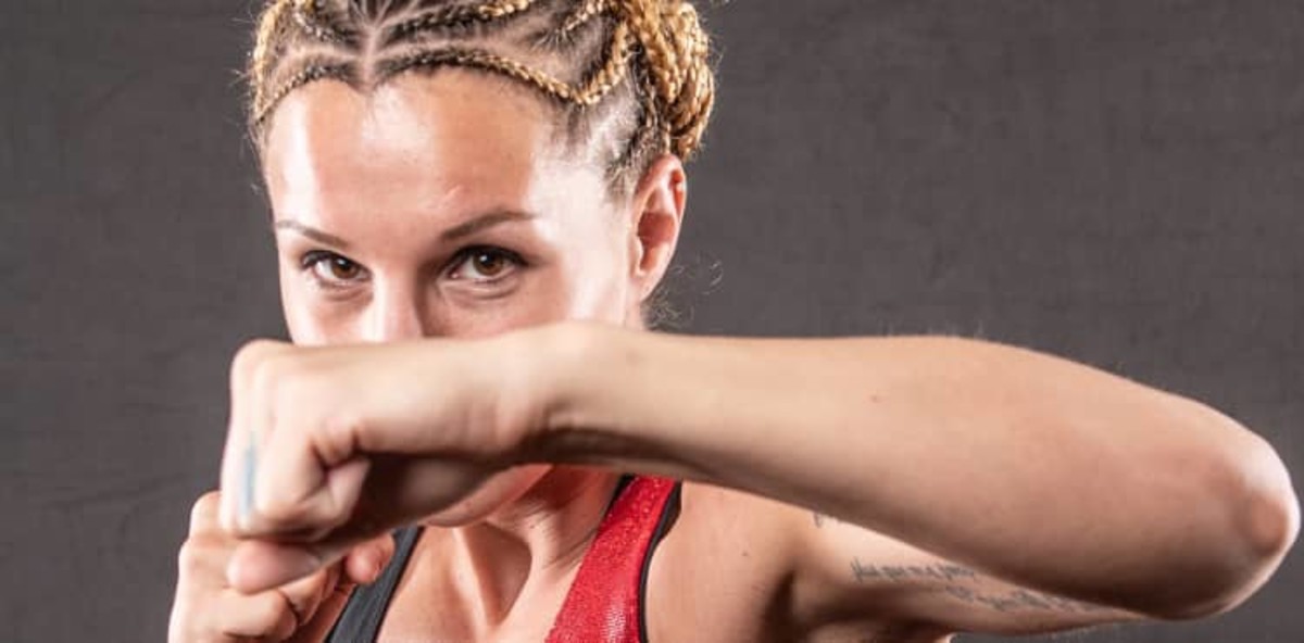 Knockout Radio featuring Din Thomas and Bare Knuckle Boxer Britain Hart ...