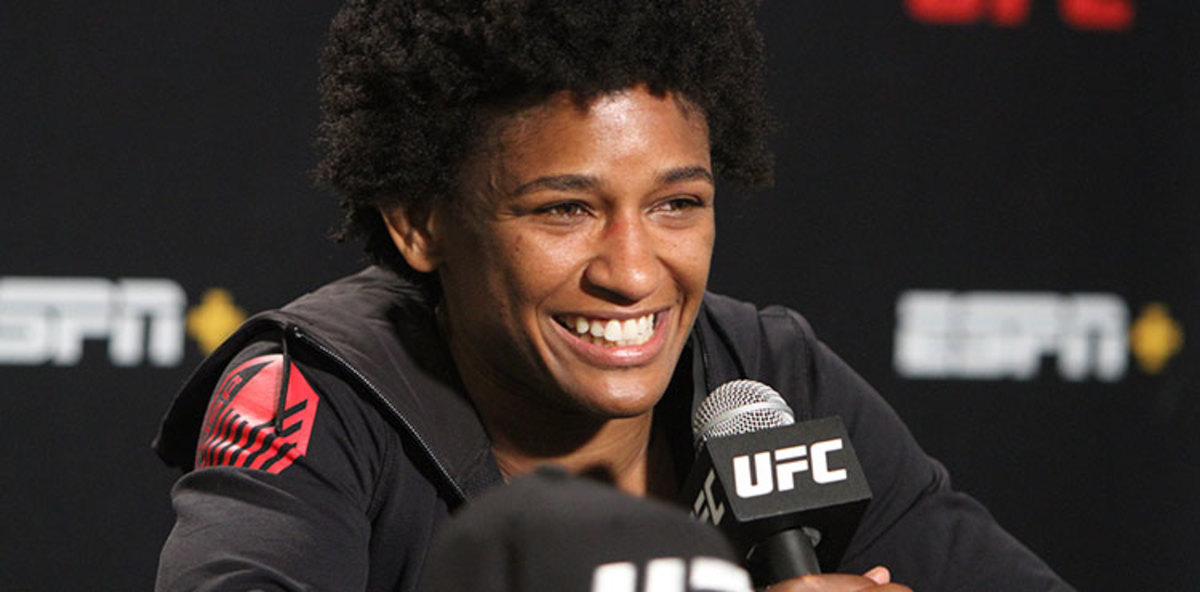 Angela Hill removes Monster Energy Drink, disses on Hans Molenkamp at ...