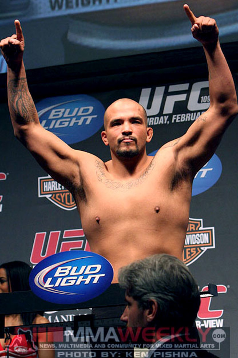 Joey Beltran Welcomes Octagon Rookie Stipe Miocic at UFC 136 in Houston ...