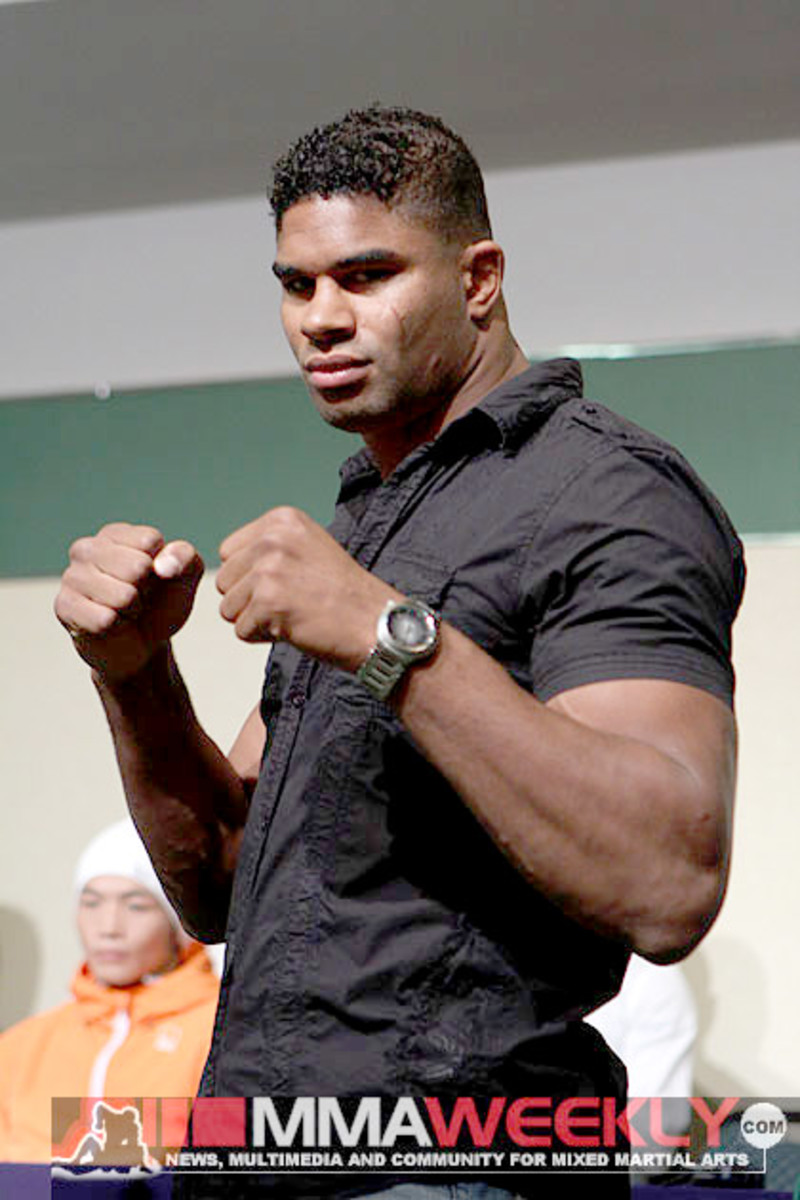 Overeem Suffers Hand Injury, Summer Return Possible - MMAWeekly.com ...