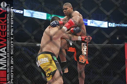 Alistair Overeem Crushes Todd Duffee By K0 in Just 19 Seconds ...