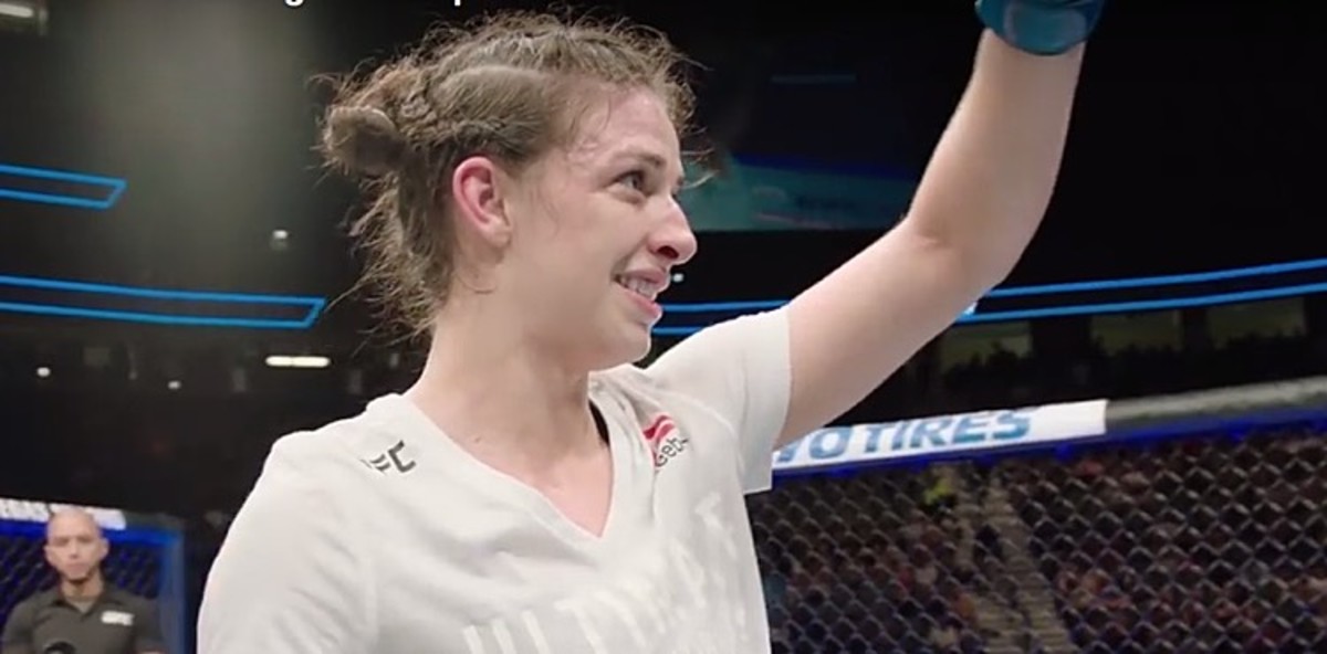 Mackenzie Dern Blasts Amanda Cooper With a Punch, Finishes with Rear ...