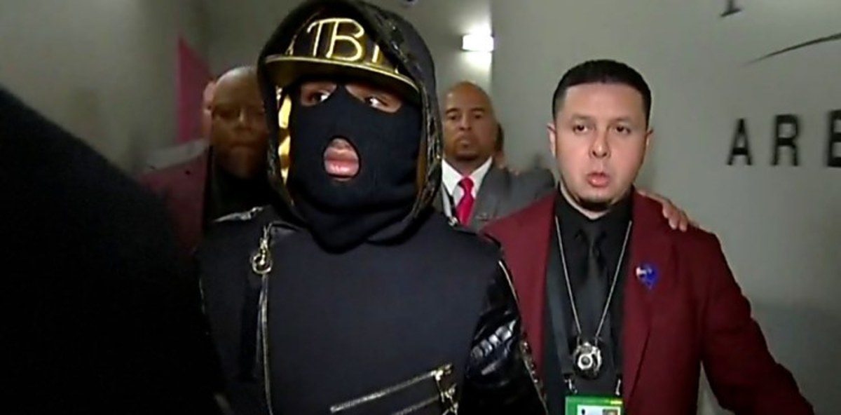 Angelo Reyes Reveals Why Floyd Mayweather Wore a Ski Mask to the Ring ...