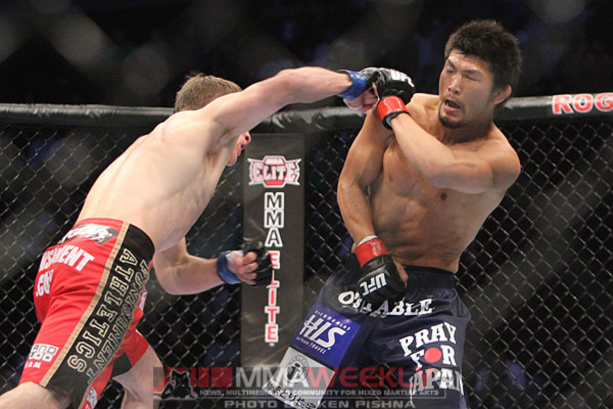 UFC 131 dos Santos vs. Carwin Play-by-Play: Michihiro Omigawa vs ...