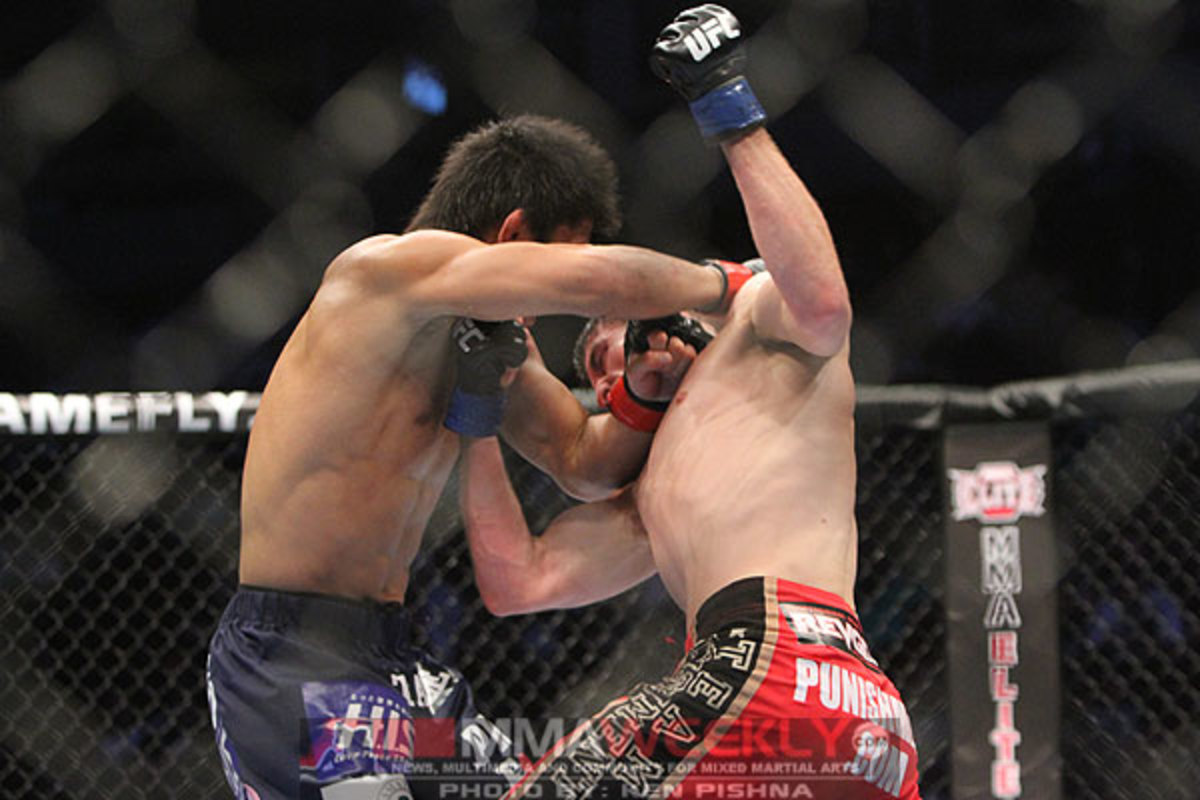 UFC 131 dos Santos vs. Carwin Play-by-Play: Michihiro Omigawa vs ...