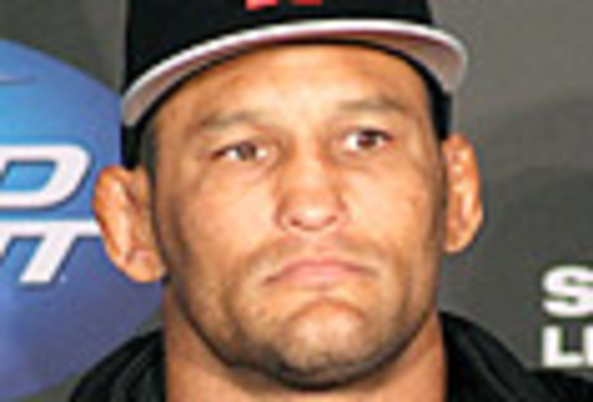 Dan Henderson Fires Back at Jones-Sonnen Pairing for TUF 17 and Title ...