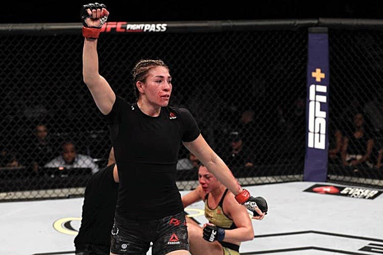 Watch Irene Aldana submit Bethe Correia 🤜 UFC 289 Free Fight ...