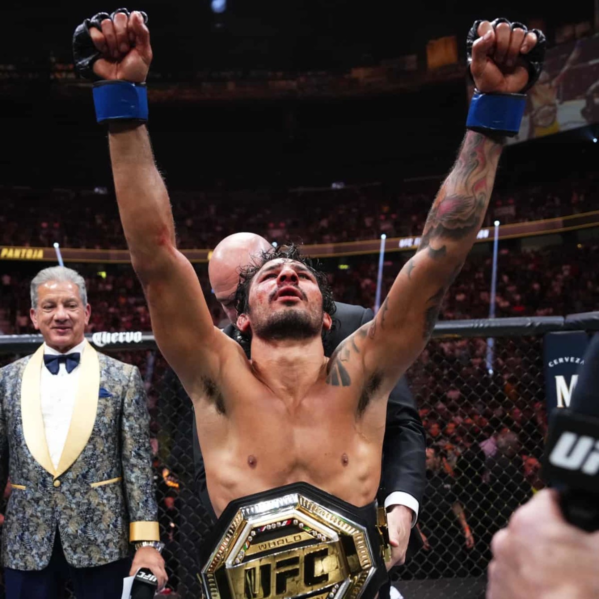 Alexandre Pantoja edges Brando Moreno, claims flyweight title at UFC ...