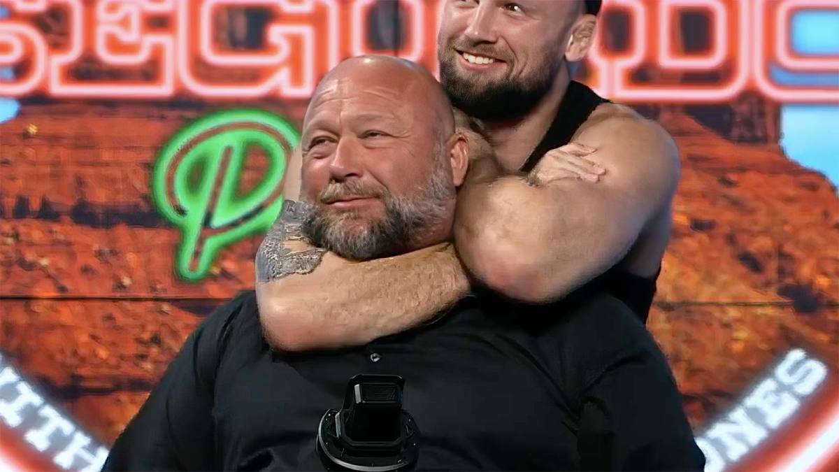 Craig Jones chokes out Alex Jones live during podcast (Video ...