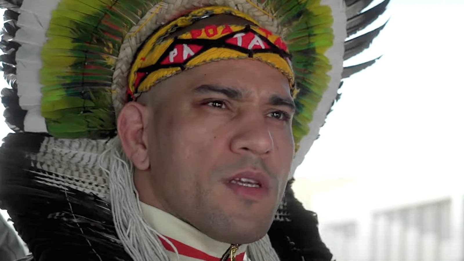 UFC 313 Embedded, Episode 2: Alex Pereira gets a special headdress ...