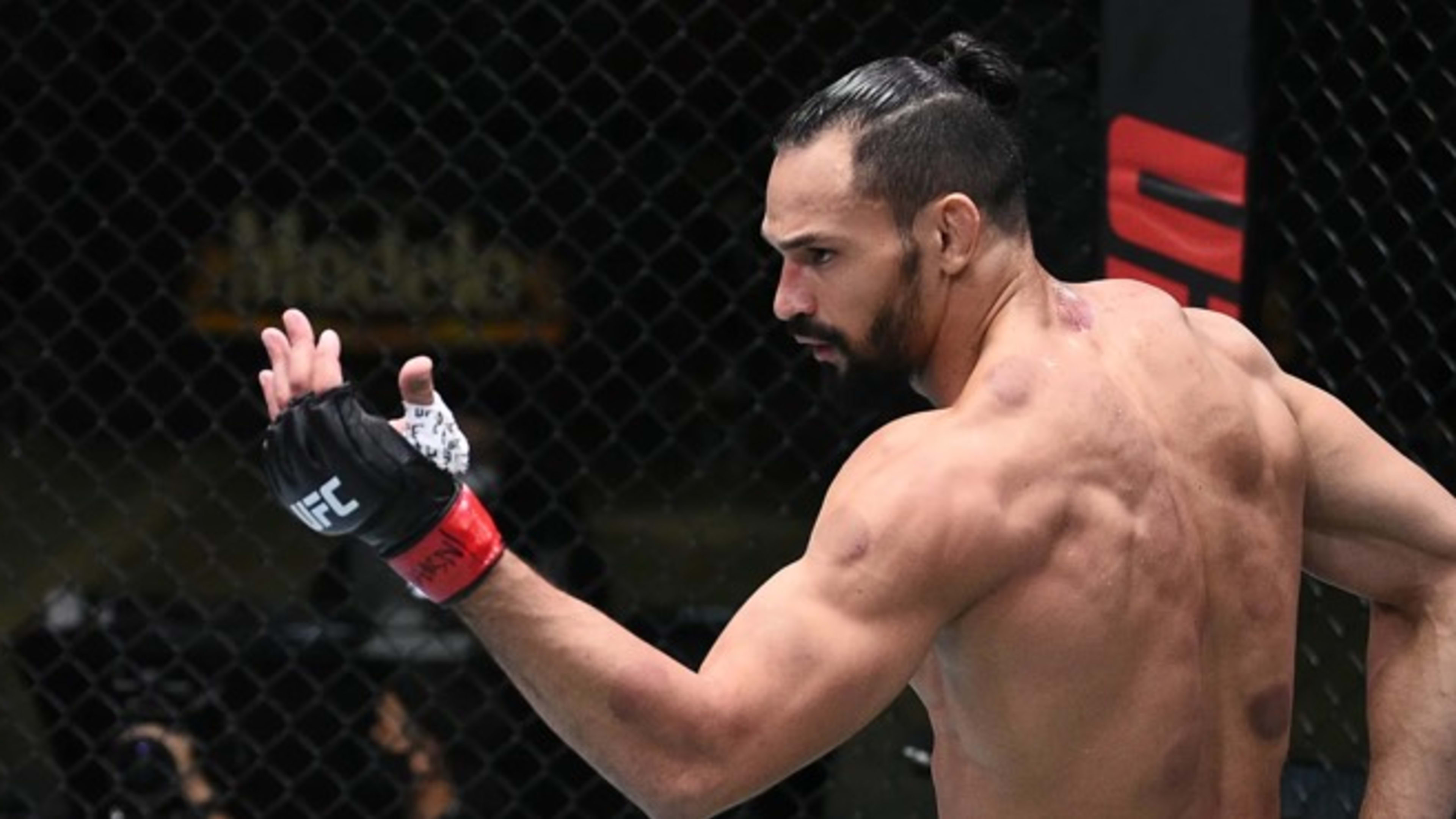 Articles by Peter Parsons - MMA Weekly