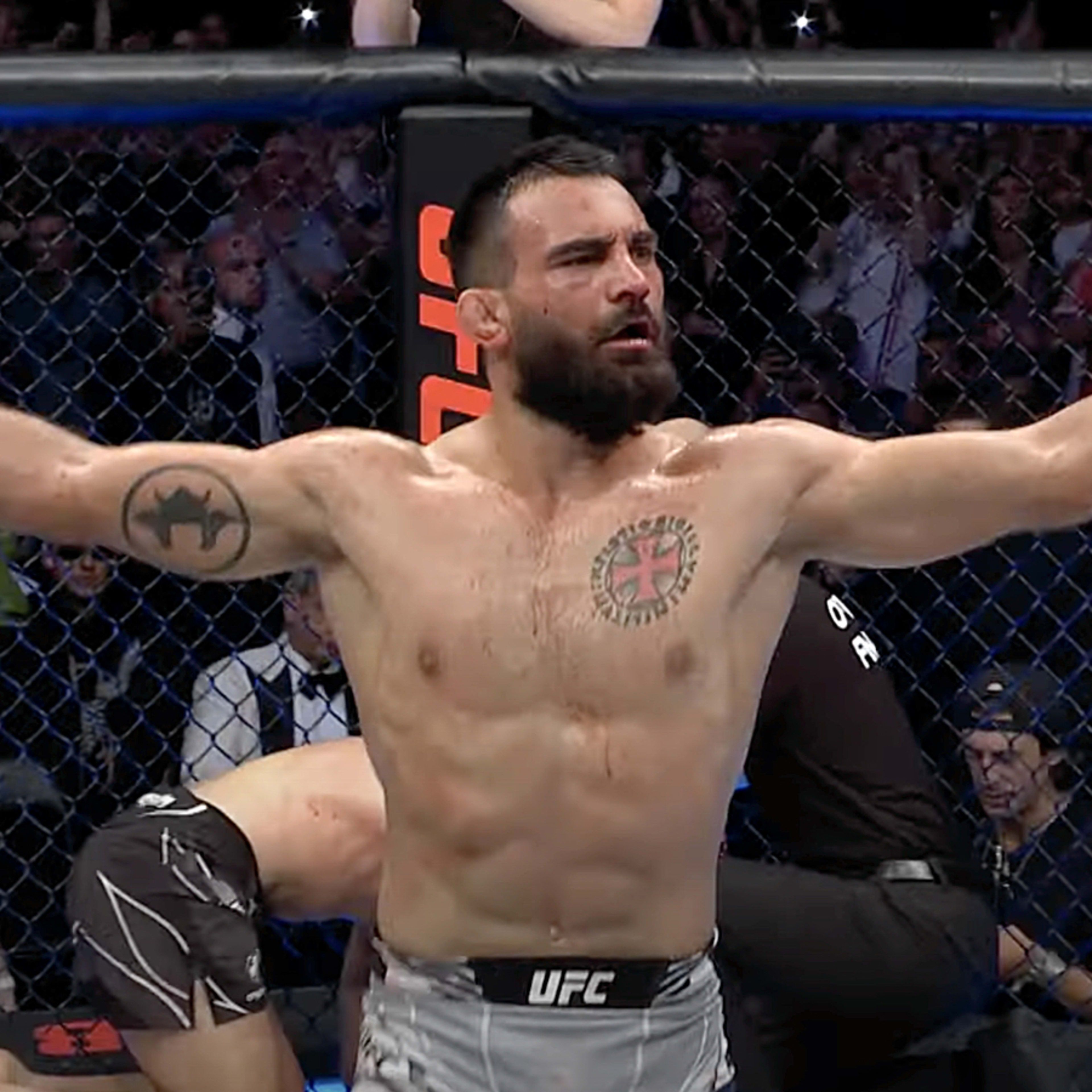 Benoit Saint Denis batters Dan Hooker in UFC 325 co-main event - MMA Weekly