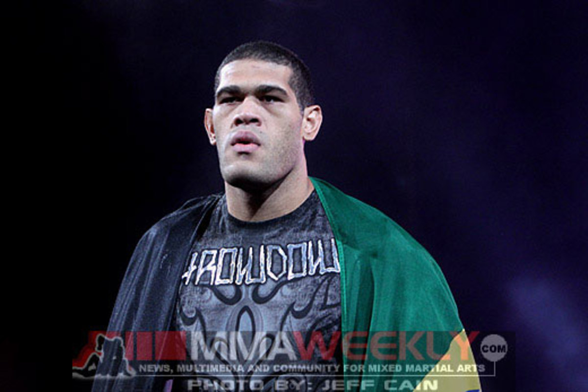 UFC on FX 5 Results: Bigfoot Silva Blasts Travis Browne to Pick Up ...