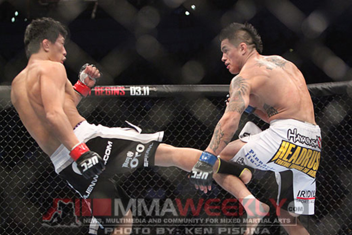 UFC On Versus 3 Play-by-Play: Takeya Mizugaki vs. Reuben Duran ...