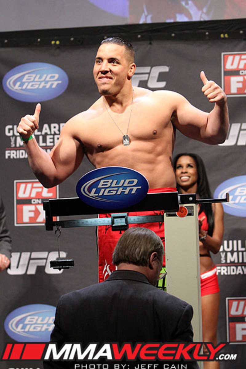 Pat Barry Draws Shane Del Rosario for TUF 16 Finale in December ...