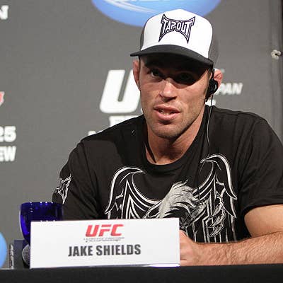 Jake Shields Not Letting Visions of Title Shots Fog His Vision (UFC 150 ...