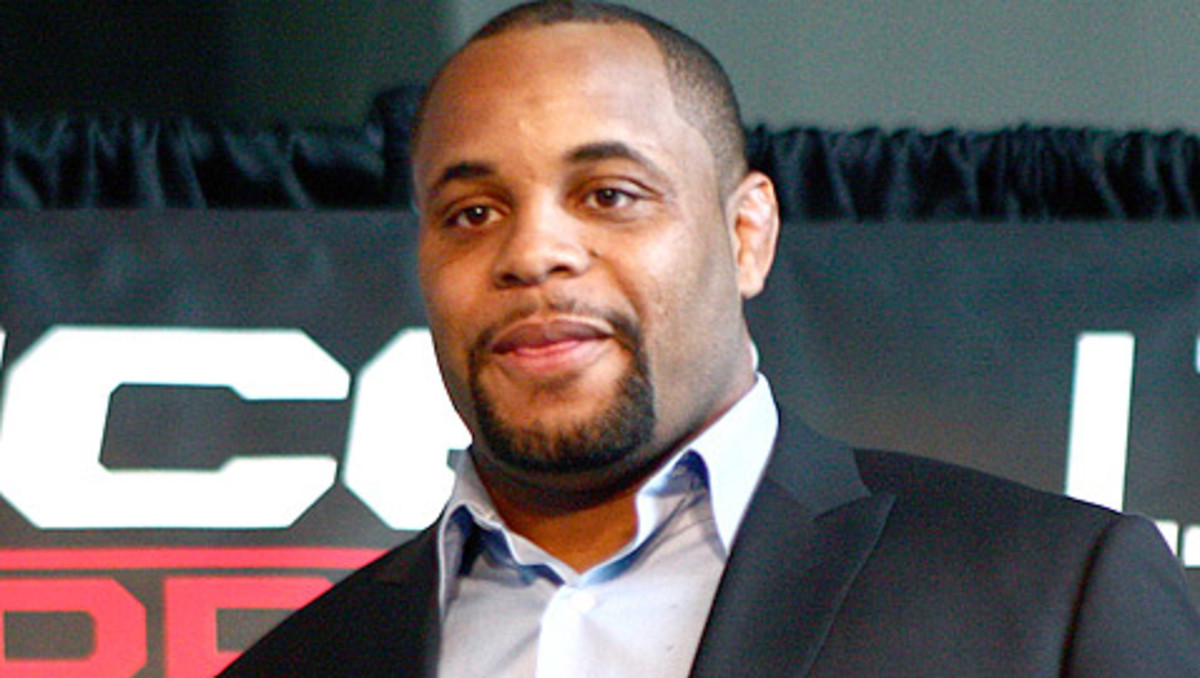 UFC Fight Club Q&A with Daniel Cormier Video, Live Friday at 5 pm ET on ...