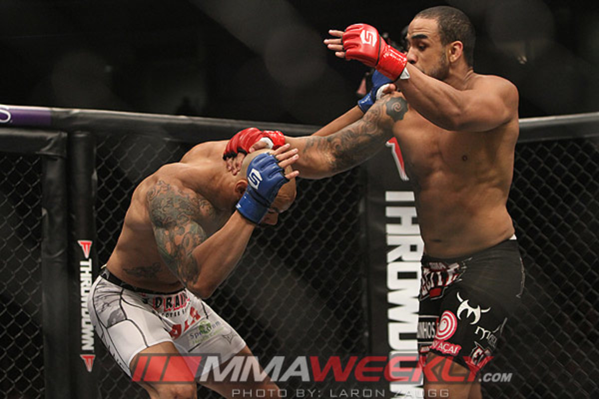 Strikeforce Barnett vs. Cormier Play-by-Play: Feijao Cavalcante vs ...
