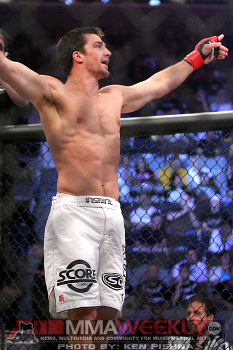 Strikeforce Results: Luke Rockhold Retains Strikeforce Middleweight ...