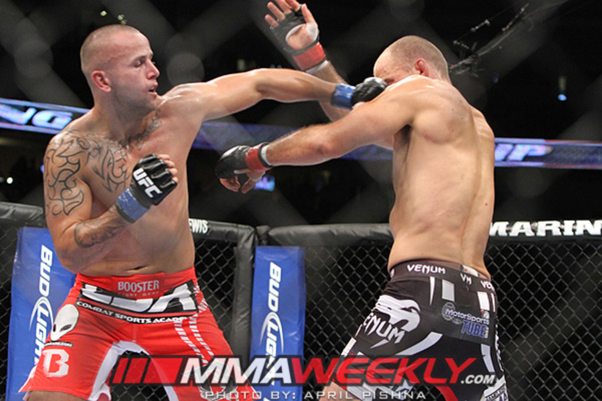 Michael Kuiper Plans to Use His "Baby Strikes" to Knock Brad Scott Out ...