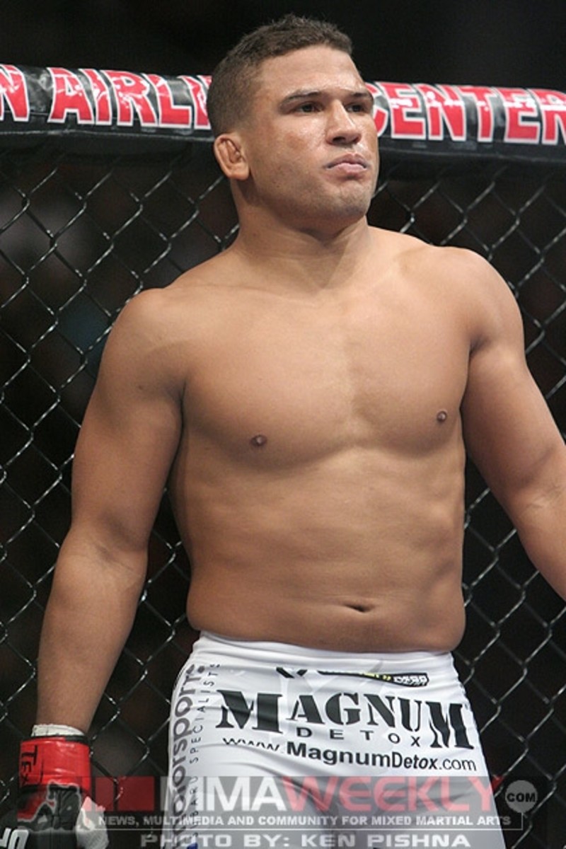 Tyson Griffin Makes Promotional Debut Against JZ Cavalcante at WSOF 4 ...