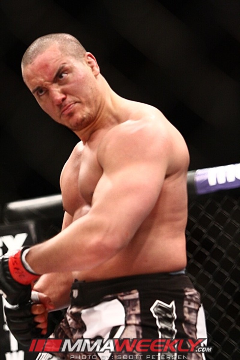 TUF 16 Finale Results: Pat Barry Flattens Del Rosario; Sends Message ...