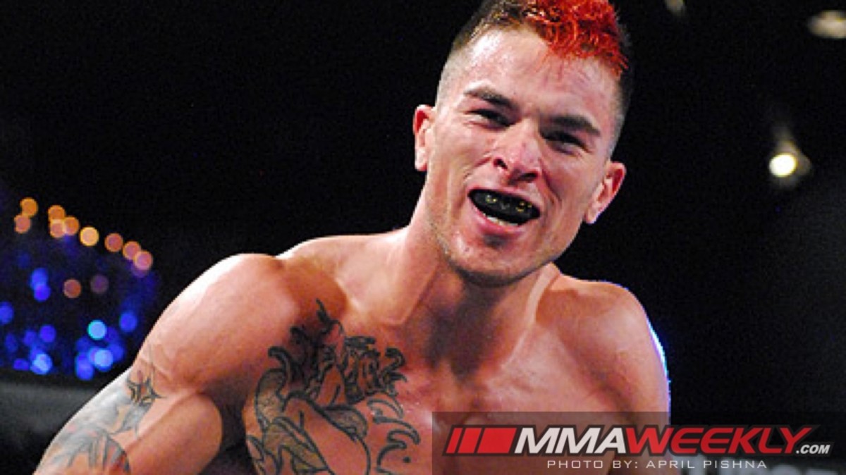 Octagon Newcomer Brandon Thatch Squares Off with Justin Edwards at UFC ...