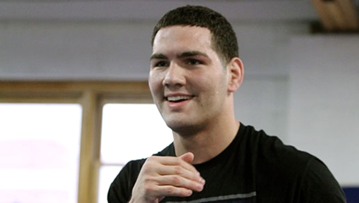 All-American Hero UFC Champ Chris Weidman Saves Elderly Neighbor ...