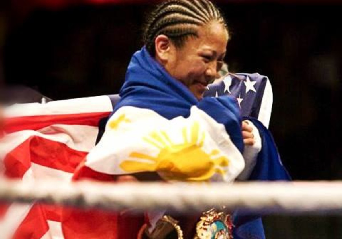 ONE FC Signs Former Boxing World Champion, Filipino-American Ana ...