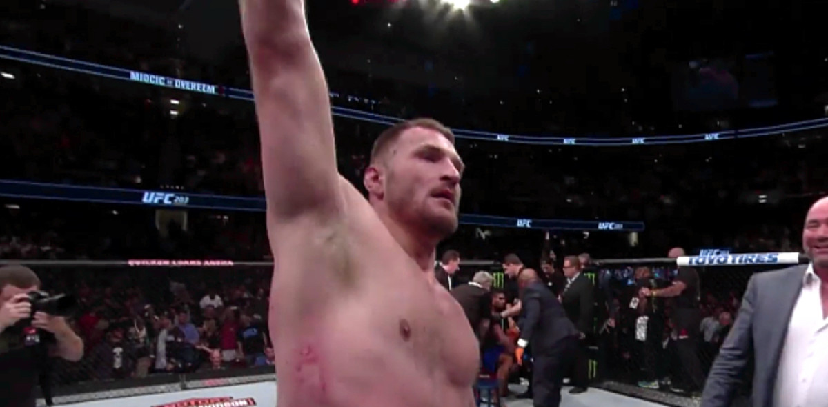 Stipe Miocic Dominates Francis Ngannou to Become Longest Reigning UFC ...